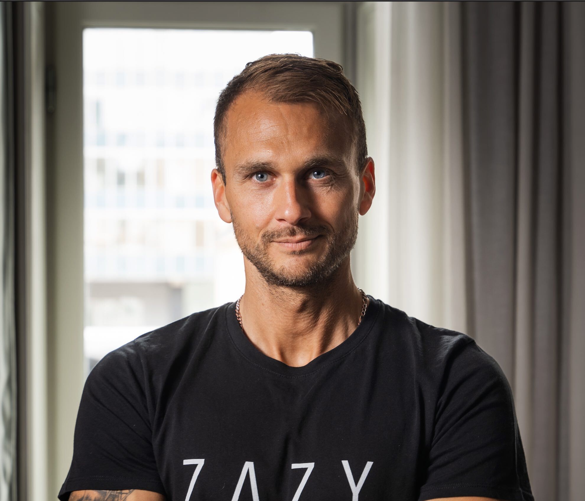 Lysekilsentreprenören Mikke Selander etablerar huvudkontor i Lysekil för ZAZY Marketing - ZAZY ...